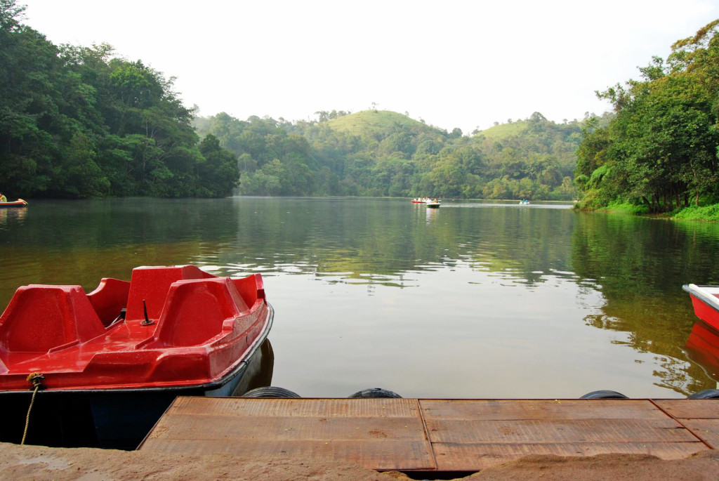 Pookode Lake Wayanad - India Travel Blog